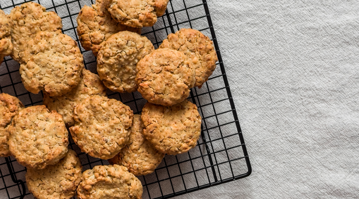 Tooth-Friendly Treats: Oatmeal Cookie Recipe